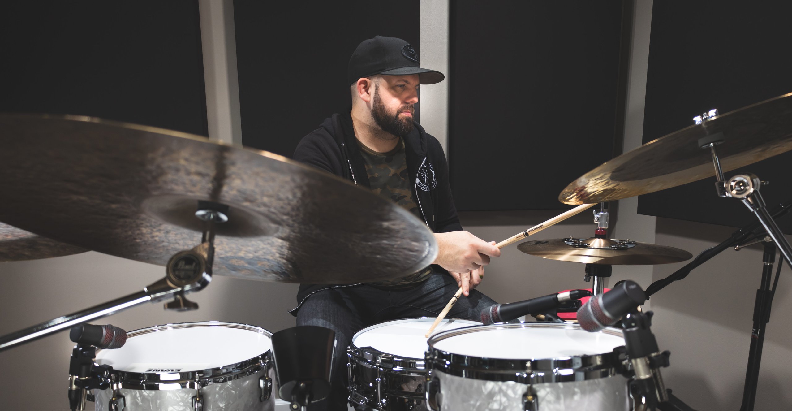 JOSHUA MARTIN - sE Electronics