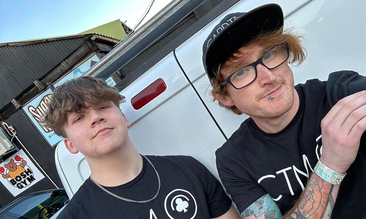 Card Trick Music - sE Electronics