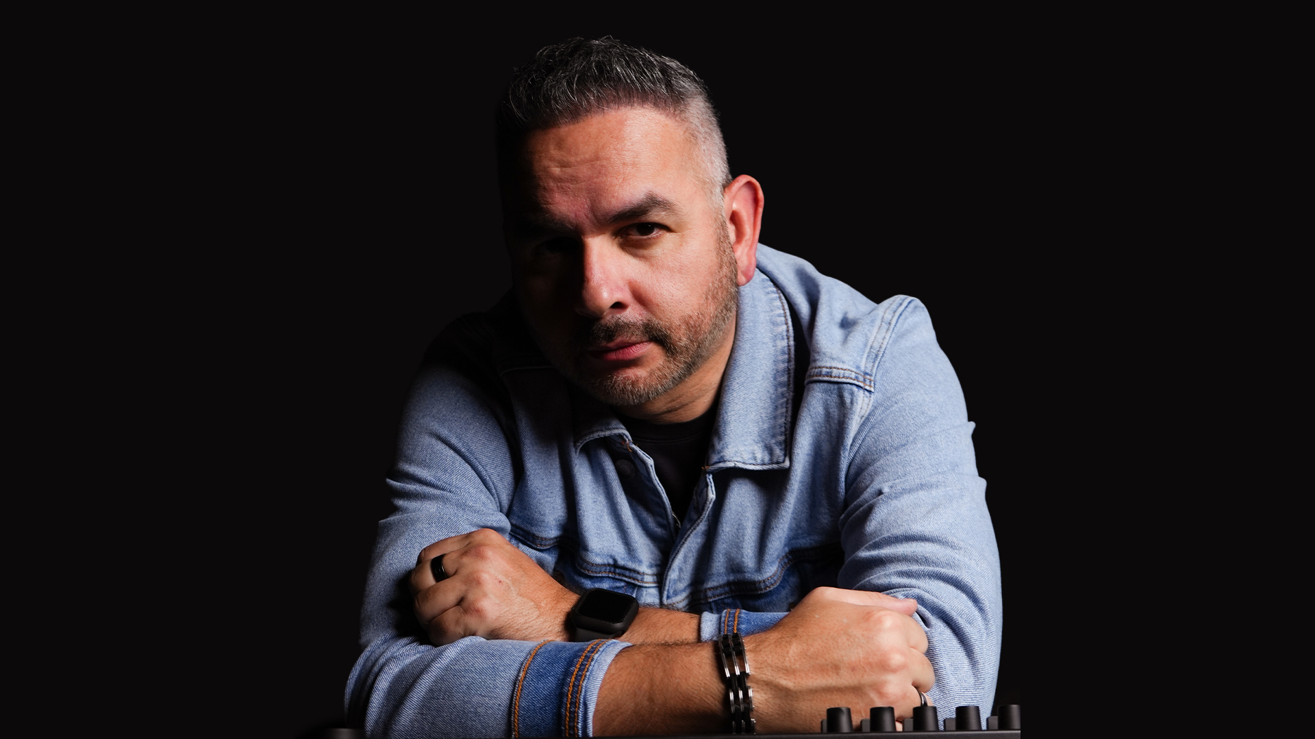 Yoel “Yoelkeys” Vivas - sE Electronics